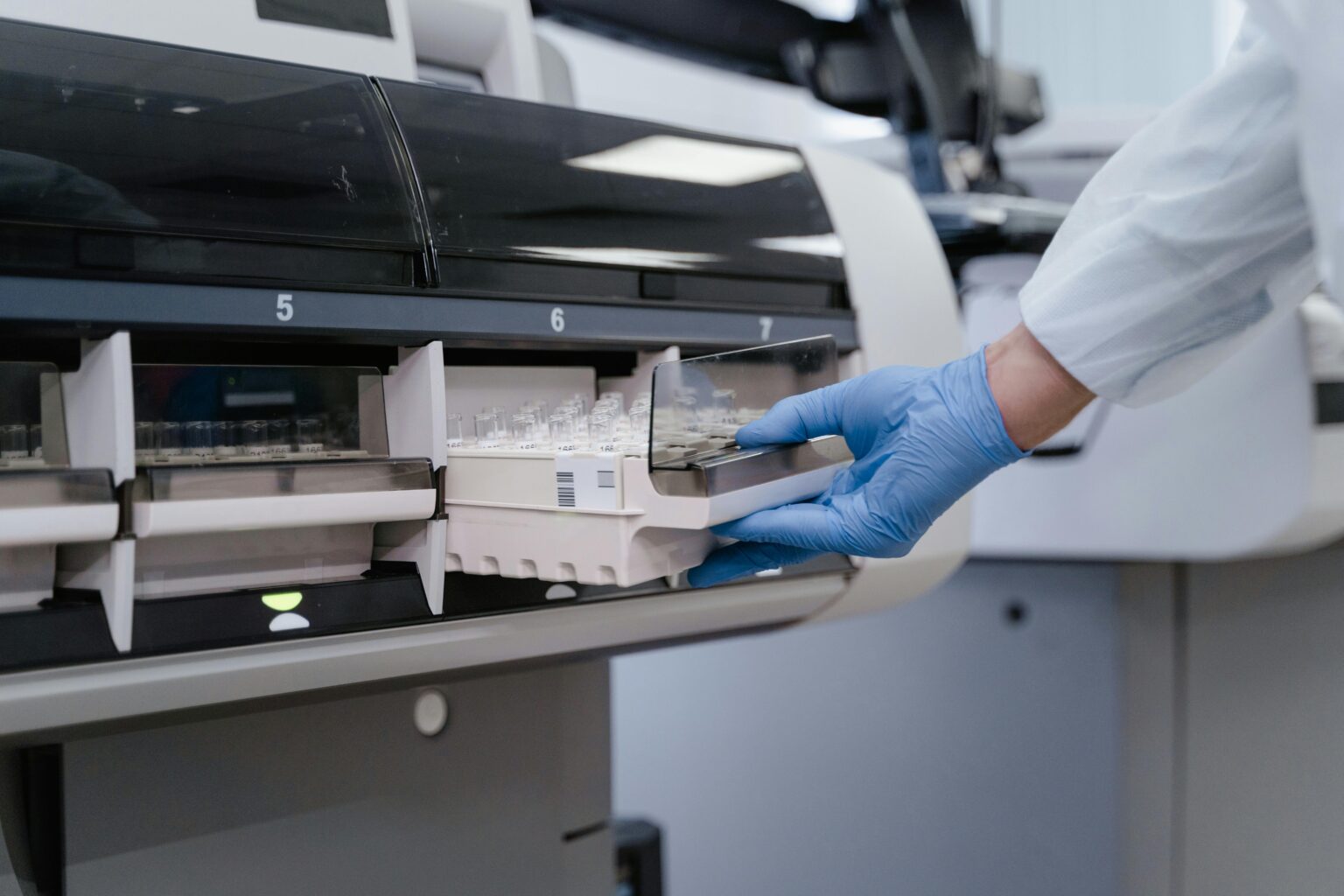 Lab Washers vs Traditional Dishwashers in Science Departments | Science ...